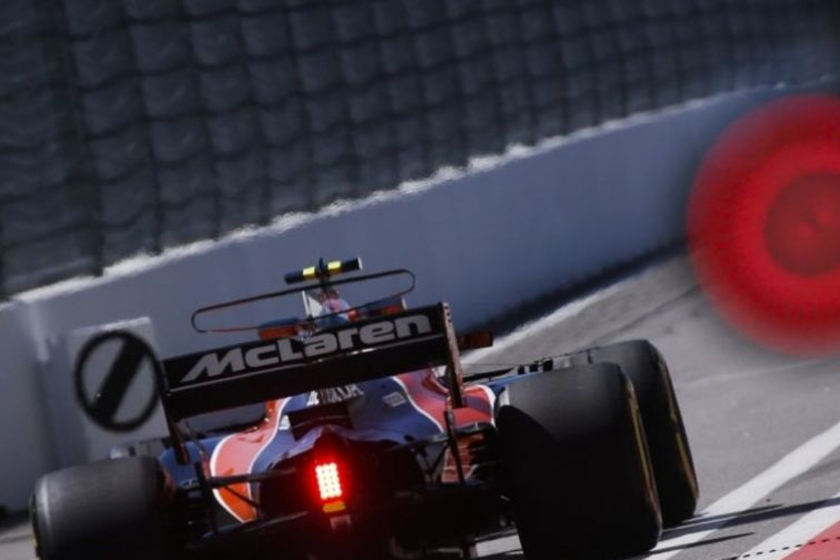 FOTO: Nieuwe McLaren gesnapt dankzij windvlaag - GPFans.com