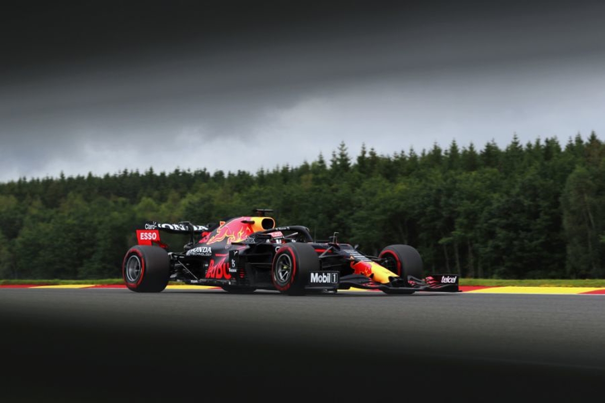 Tweede vrije training Grand Prix België: Verstappen klokt snelste tijd én crasht - GPFans.com